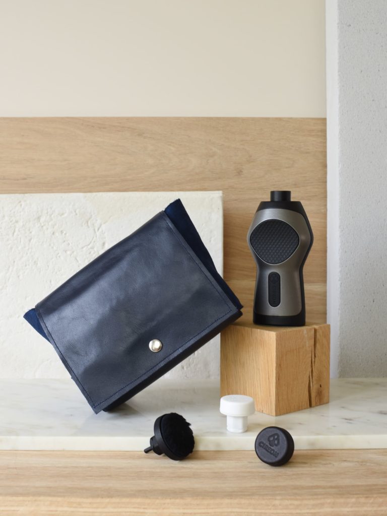 Le cuir, spotlight d’un savoir-faire. - Cireon